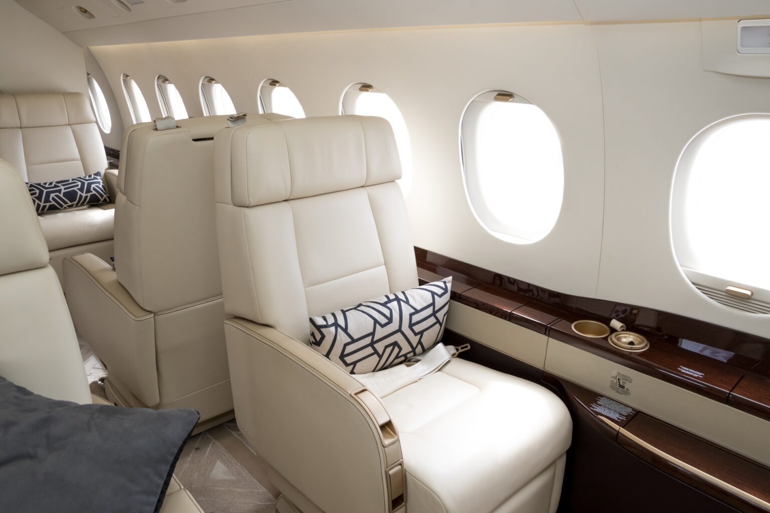 Drake's Boeing 767: Inside the Custom Air Drake Private Jet - Aircraft ...